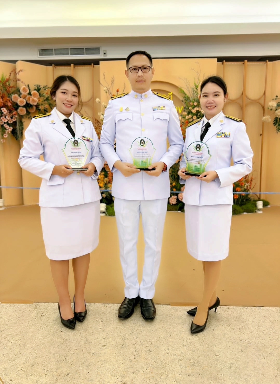 หน้า - คณะครุศาสตร์ ขอแสดงความยินดีกับคณาจารย์และบุคลากรที่ประพฤติตนตามจรรยาบรรณวิชาชีพดีเด่น ...